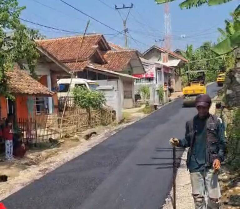 Belasan Tahun Jalan Kabupaten di Cianjur Rusak, Kini Mulus dengan DD